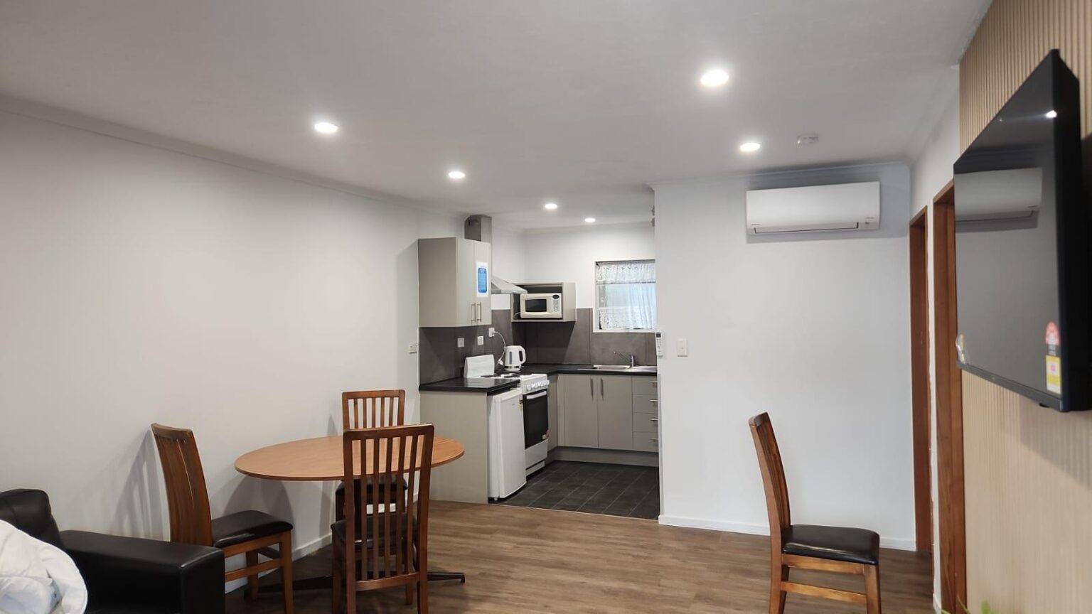 2 Bedroom Unit – Academy Lodge Motel